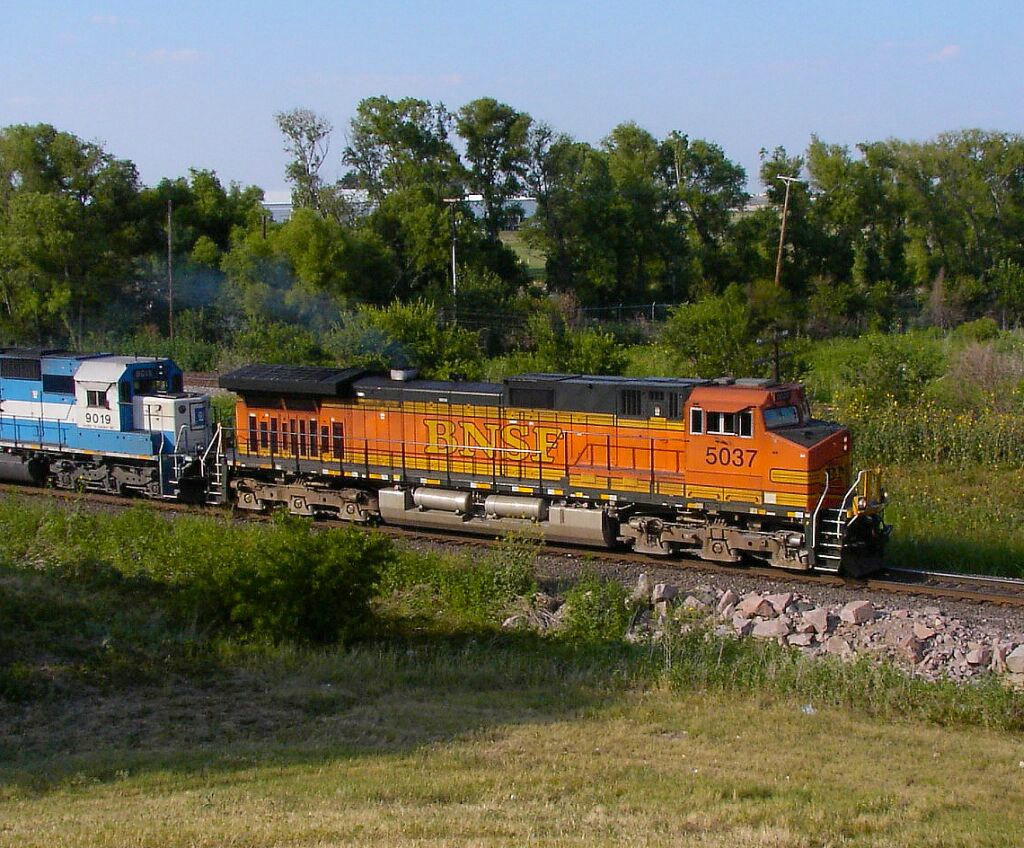 BNSF 5037